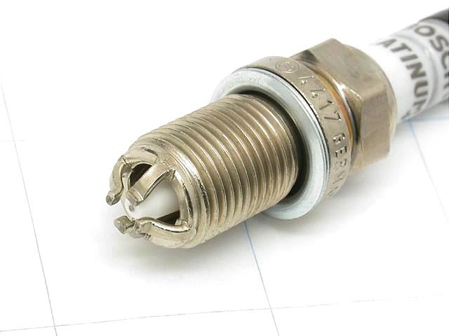 BMW 8cyl Bosch Platinum+4 QUAD FIRE spark plug (set 8) OEM Brand NEW ...